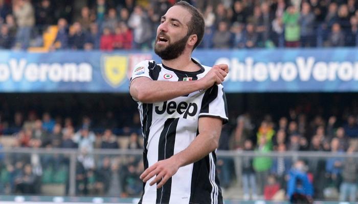 هيجوايين خارج حسابات يوفنتوس أمام إشبيلية