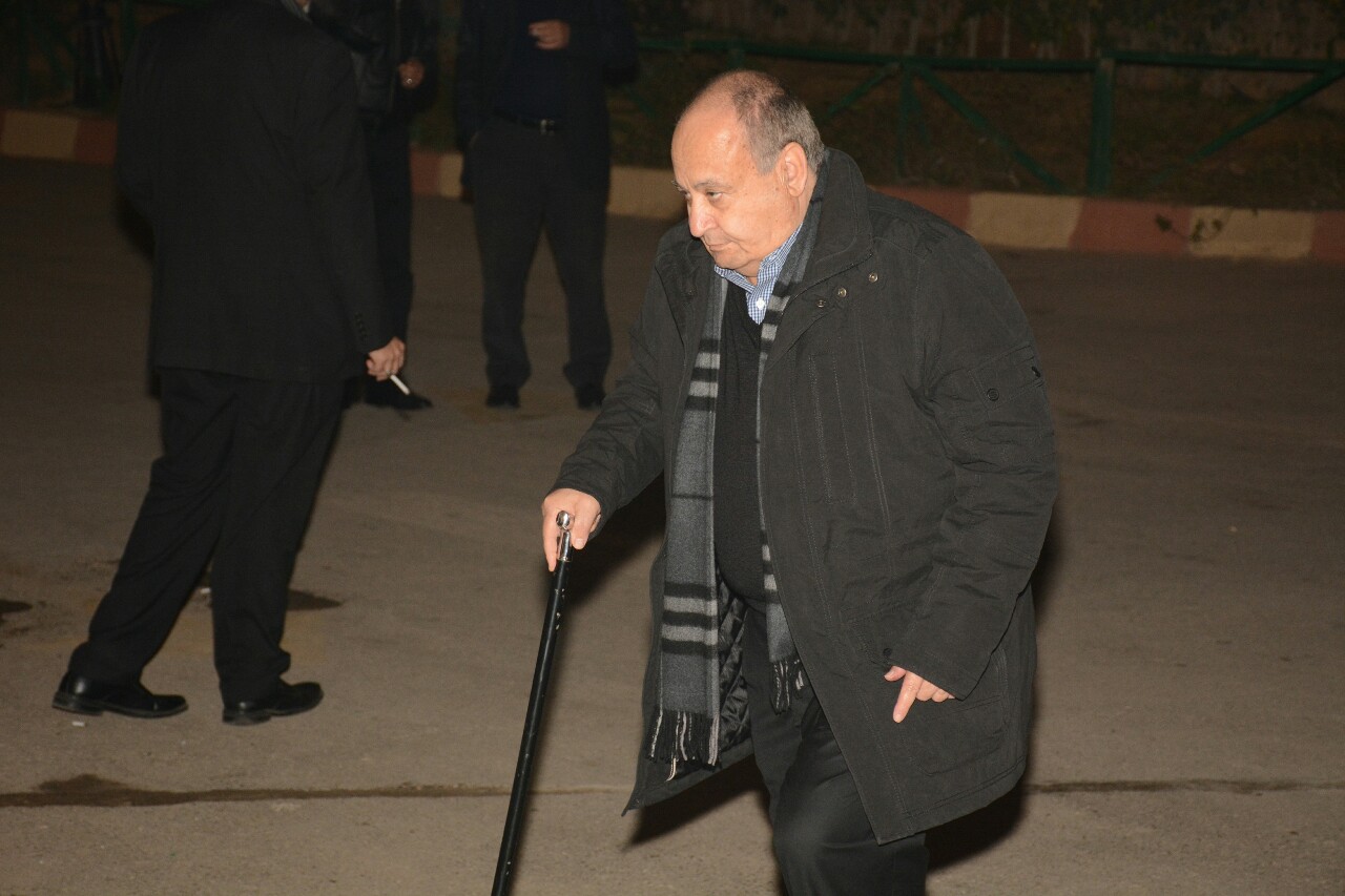 40 صورة من عزاء الفنان أحمد راتب