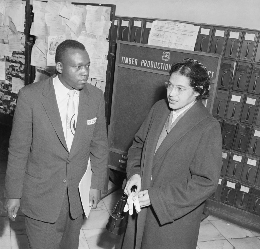 ترامب يكرم روزا باركس رائدة الدفاع عن حقوق السود