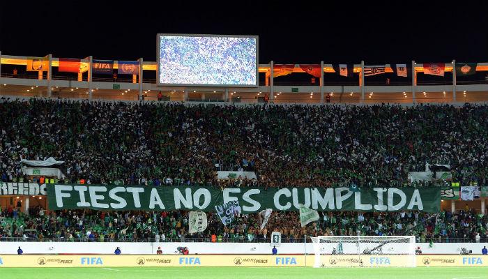 جماهير الرجاء تعرض رئيس ناديها للبيع