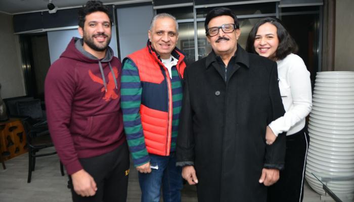 بالصور.. سمير غانم يشارك إيمي وحسن الرداد في مسلسل "وزة وبطة"