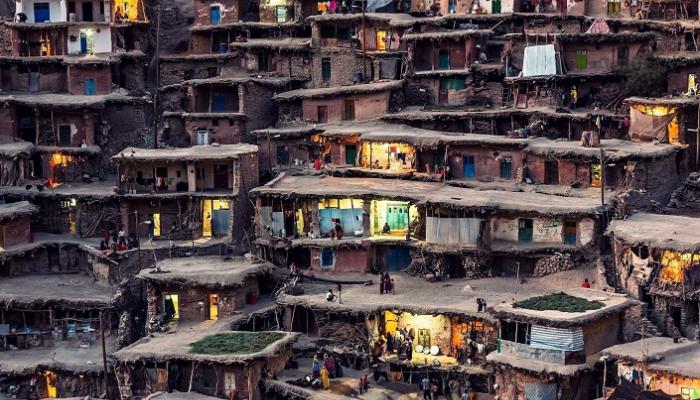 اقتصاديون إيرانيون: نمو معدلات الفقر "قنبلة موقوتة" تهدد نظام طهران