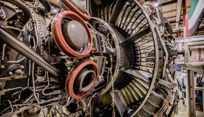 مذكرة تفاهم بين "سند" ومركز طيران الإمارات لصيانة محركات الطائرات