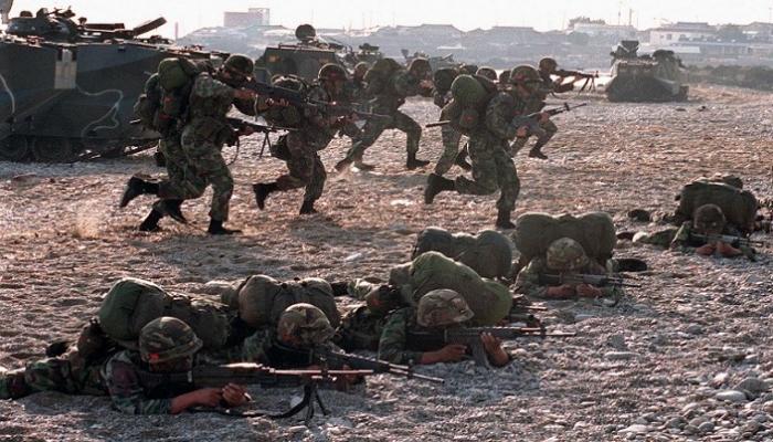 أمريكا وكوريا الجنوبية تعلنان وقف مناوراتهما العسكرية المشتركة