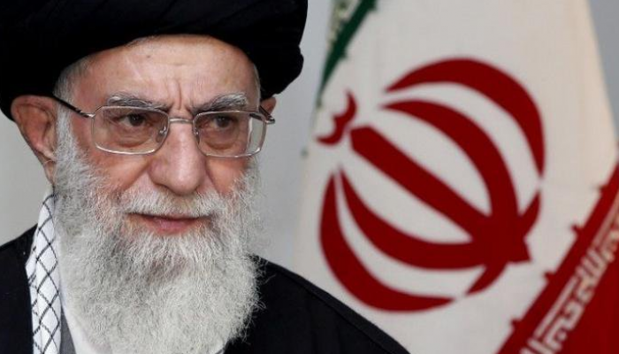 نشطاء داخل إيران يطالبون خامنئي بالتنحي وتعديل الدستور نشطاء داخل إيران يطالبون خامنئي بالتنحي وتعديل الدستور