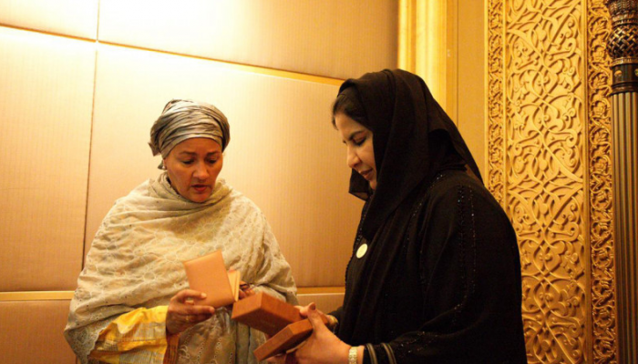 نائبة الأمين العام للأمم المتحدة تشيد بدعم الشيخة فاطمة للمرأة