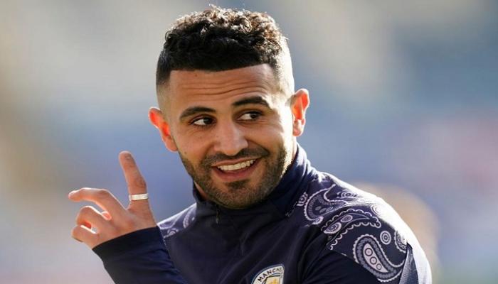 بلقطة رائعة.. رياض محرز يؤكد وفاءه لنادي الطفولة