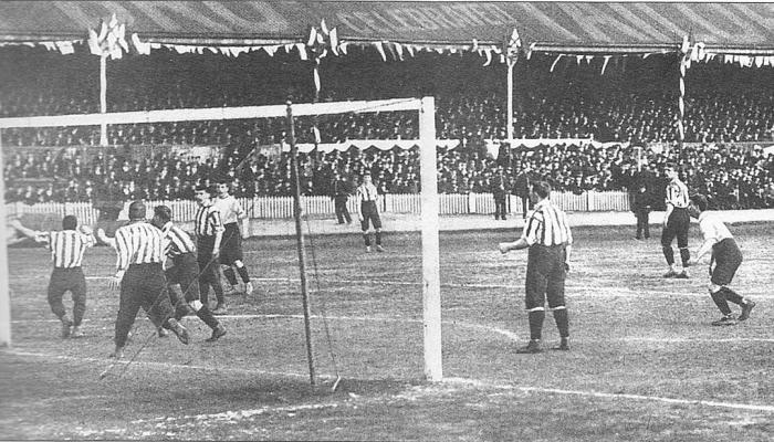 أول بطل.. من توج بأقدم مسابقة في تاريخ كرة القدم؟