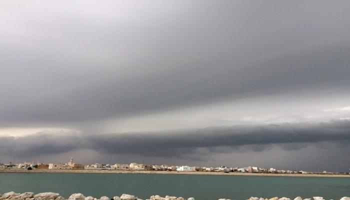 الطقس في البحرين.. أجواء باردة وأمطار متفرقة