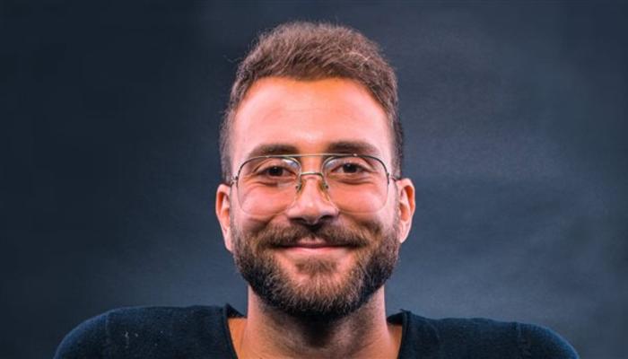 تلف الدنيا.. زاف يطرح أولى أغنياته باللهجة المصرية (فيديو)