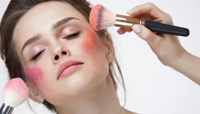 لون بشرتك مفتاح الاختيار المناسب لأحمر الخدود