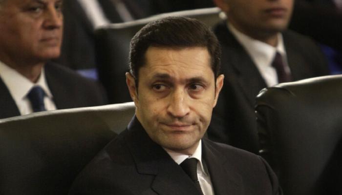 مصطفى بكري وعلاء مبارك.. أزمة أشعلتها تدوينة ساويرس وحريق كنيسة إمبابة