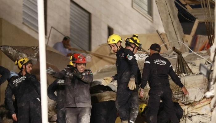 معجزة "ملاك" تهز الأردن.. رضيعة تخرج سالمة من تحت الأنقاض (فيديو)