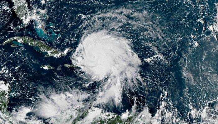Vidéo. Des vagues scélérates avant le passage de l'ouragon Fiona aux ...
