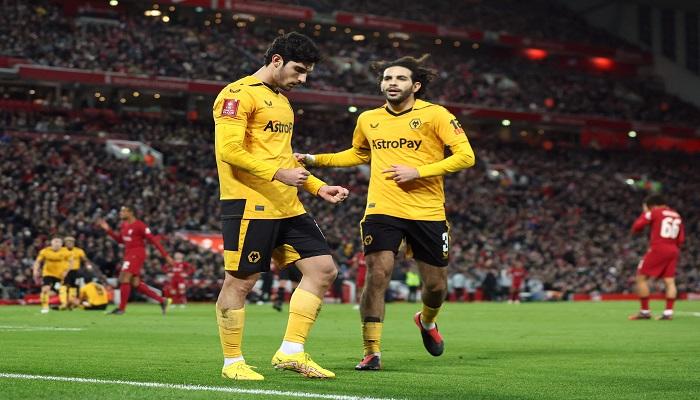 واجه محمد صلاح.. ماذا قدم ريان آيت نوري ضد ليفربول؟