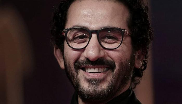 أحمد حلمي يفتح خزائن أسراره حديث مؤثر عن والده ومنى زكي فيديو