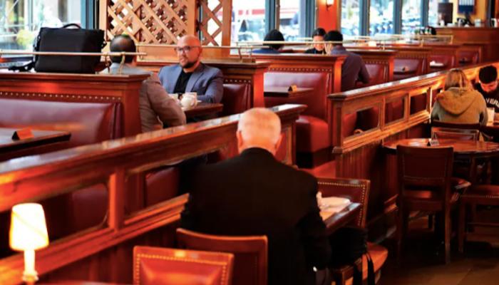 إرث الوباء.. كورونا يغير وجه تجارة الخدمات للأبد والخسائر ضخمة