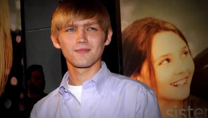 العثور على الممثل الأمريكي إيفان إيلينغسون ميتًا في غرفة نومه