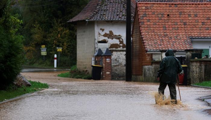«كارثة طبيعية» في فرنسا.. فيضان أنهار وطوارئ بـ100 بلدة