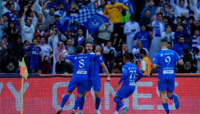 كيفية مشاهدة البث المباشر لمباراة الهلال والطائي في الدوري السعودي 2024