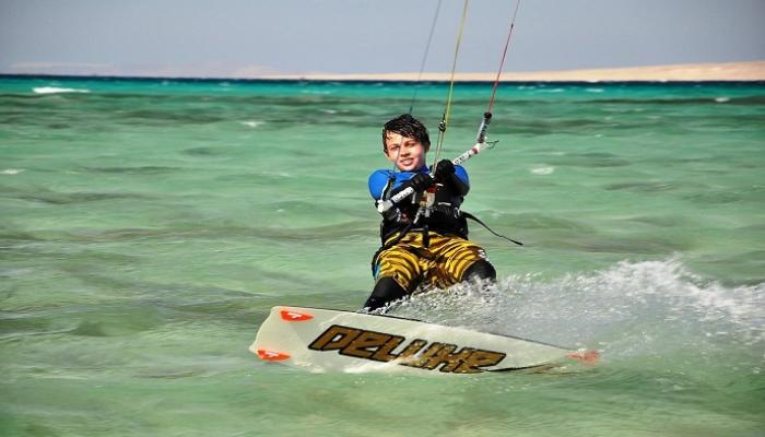 اكتشف سحر ركوب الأمواج في مصر.. تجربة لا تُنسى