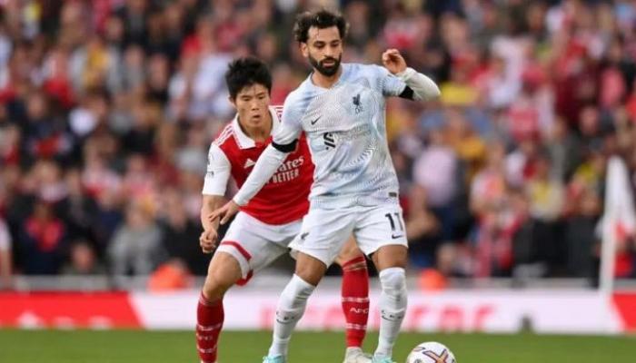 "فيل" شقيق محمد صلاح يرسم معاناة أرسنال بالدوري الإنجليزي