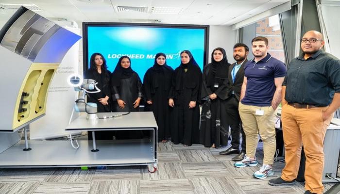 إماراتيون يفحصون محركات الطائرات بالذكاء الاصطناعي في "لوكهيد مارتن"