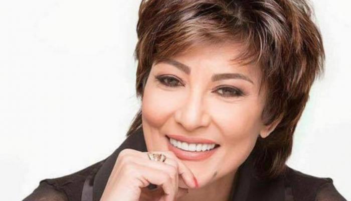 الفنانة المصرية سماح أنور تثير الجدل بإطلالة غريبة (صور)