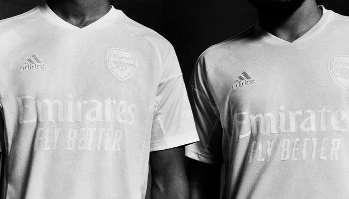 مبادرة إنسانية.. أرسنال يرتدي اللون الأبيض أمام ليفربول