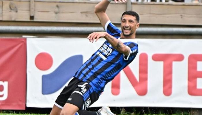 عائد من الموت من هو وسام أبو علي لاعب الأهلي المصري الجديد؟