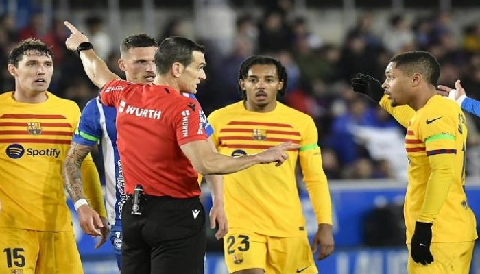 تحرك رسمي من برشلونة.. ماذا يقول القانون عن واقعة طرد فيتور روكي؟