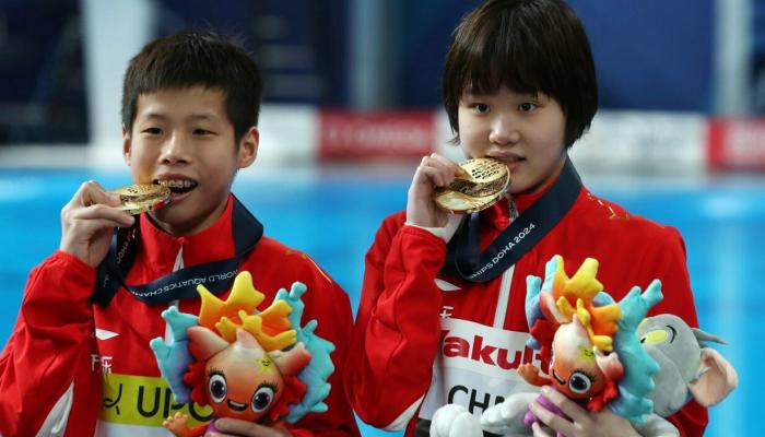 Vidéo.. Un jeune plongeur chinois de 13 ans remporte l'or et établit un ...