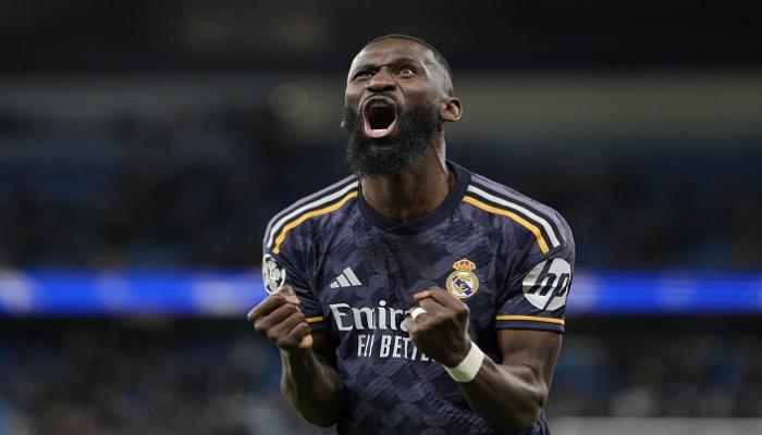 «الله أكبر».. احتفال روديغر يأسر القلوب بعد ملحمة ريال مدريد (فيديو)