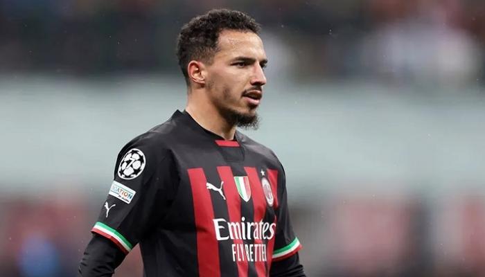 من وحي الأسطورة.. مقترح إيطالي لإنقاذ مسيرة بن ناصر في ميلان