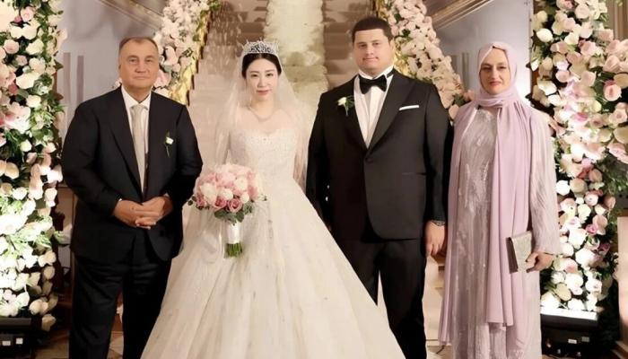 Japon gelin, Ülker ailesine nasıl girdi?⁣