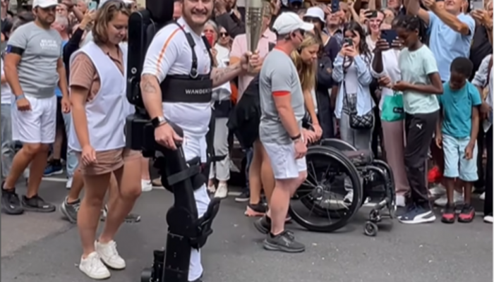 Kevin Piette, paraplégique, porte la flamme olympique grâce à son ...