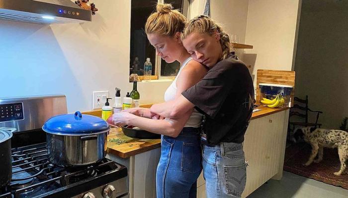 «شريكتها في الجريمة».. ويتني هنريكيز «المرأة المجهولة» في حياة آمبر هيرد