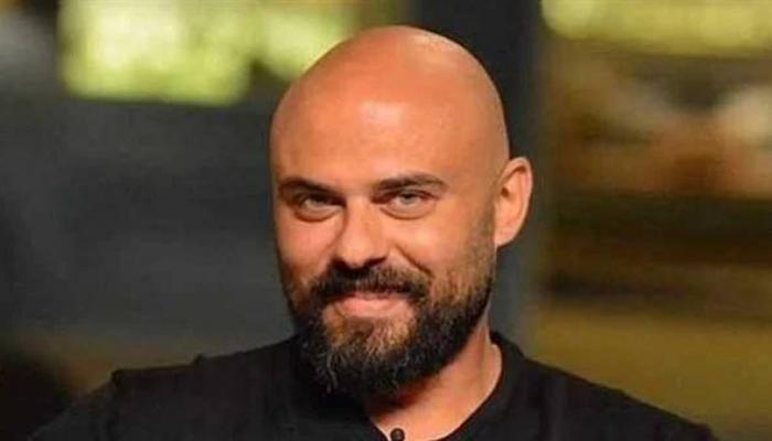 أحمد صلاح حسني يصالح موظفا بـ600 ألف جنيه مصري