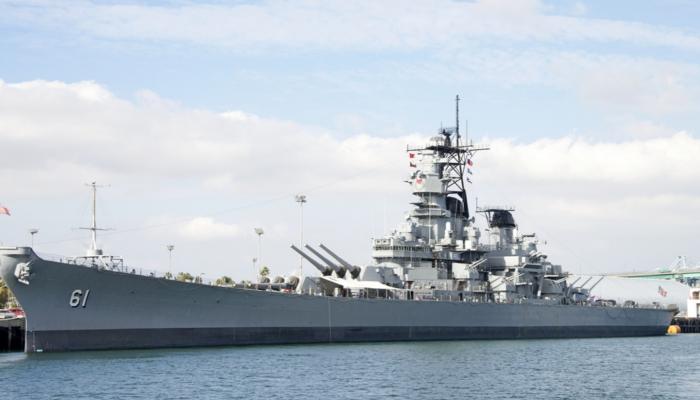 من كارثة بارجة آيوا.. 5 دروس لا تزال تُبحر في ذاكرة الجيش الأمريكي