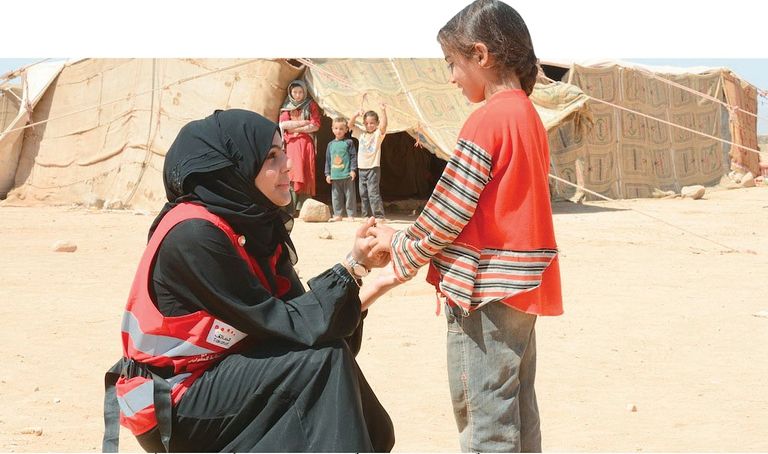 المساعدات الإماراتية في 50 عاما 320 مليار درهم لدعم الإنسانية
