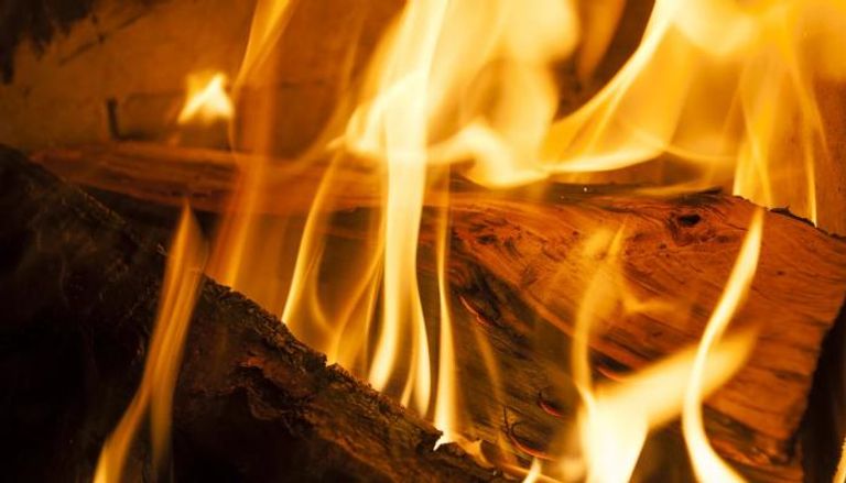 تعلم كيف تشعل مدفأة المنزل في الشتاء بطريقة صديقة للبيئة