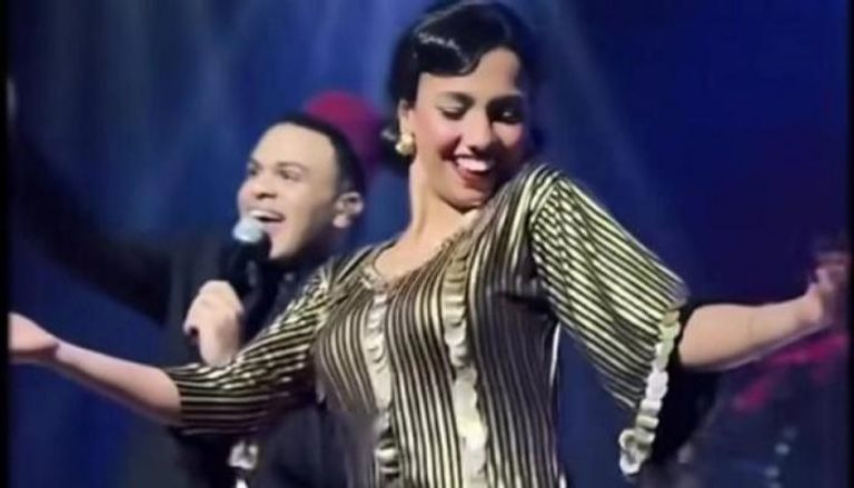 ناقدة مصرية: دينا دياب موهبة تضع الراقصات الأجانب في موقف محرج
